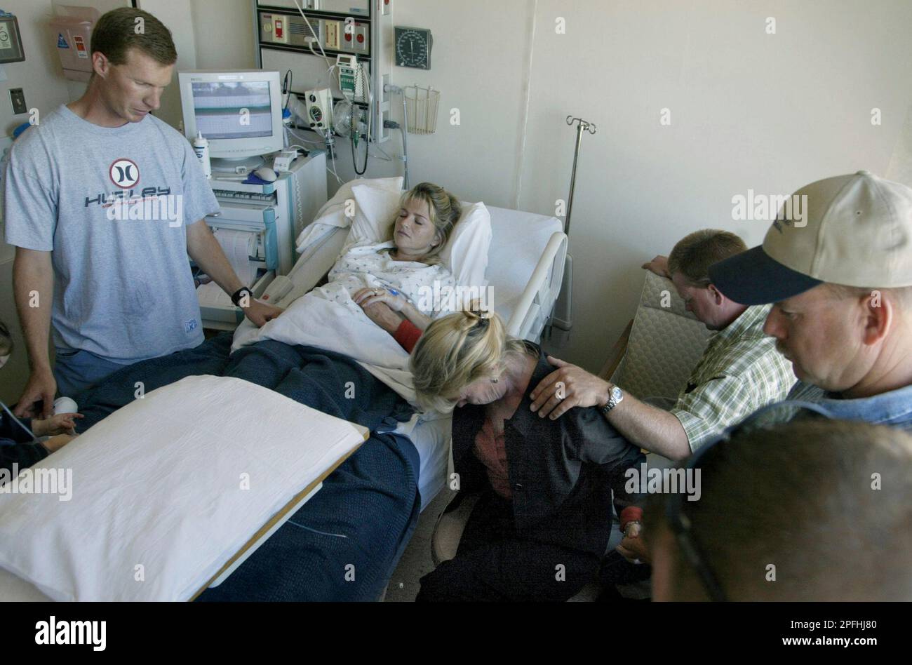 FETAL14B-C-09SEP02-LV-LS---- From left: Scott Dickey, Jennifer ...