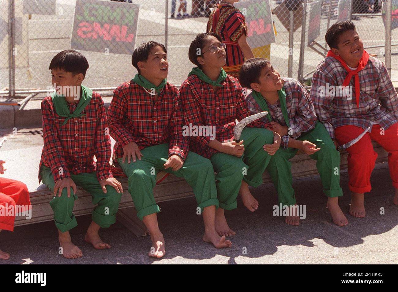 FILIPINO 1/C/14JUN98/PF/LS --- From left: Ryan Pera, 9, of Vallejo ...