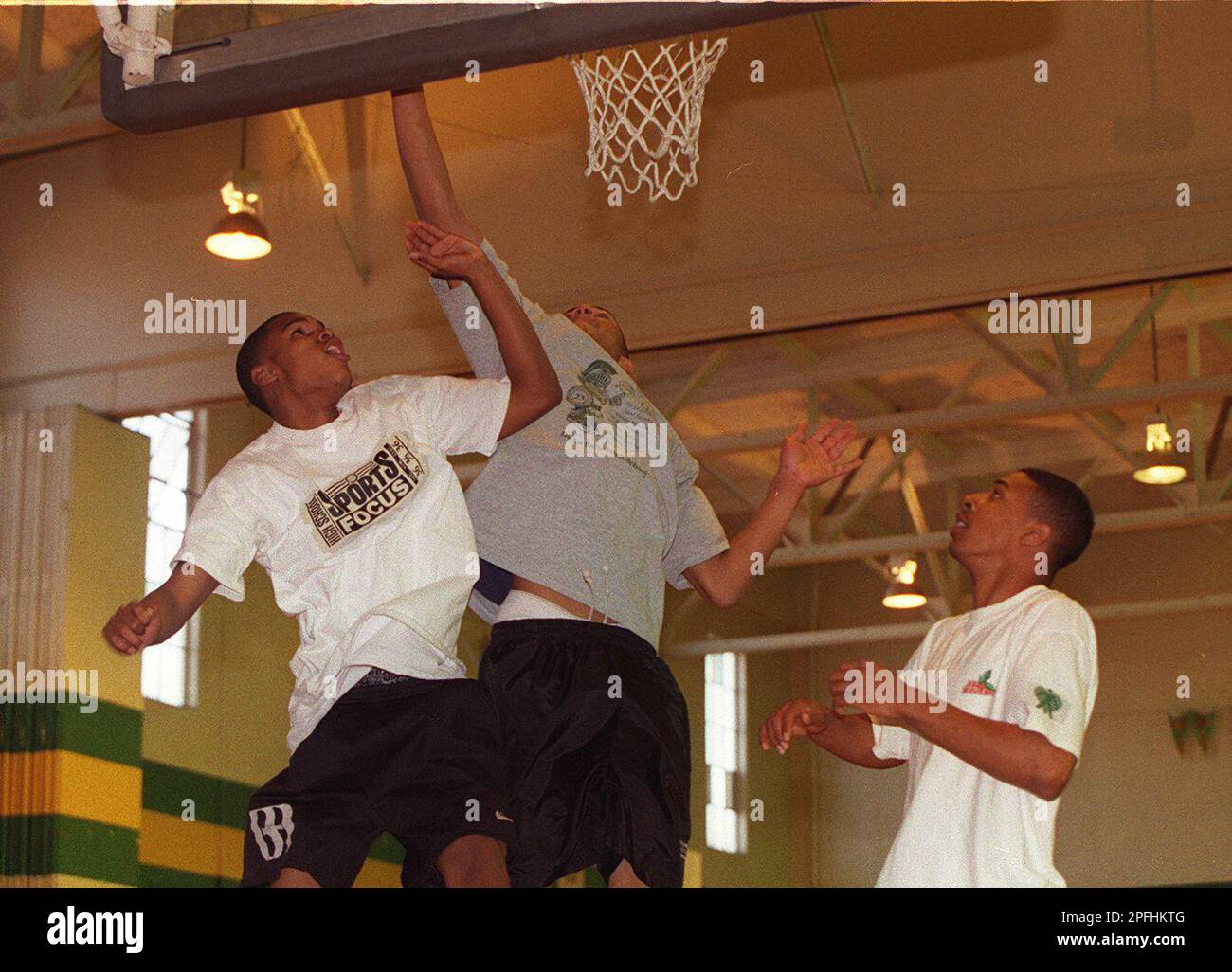 EBFREMONT 2/C/09FEB98/EF/LS -- From left: Deon Criddle, 18, Jermaine ...