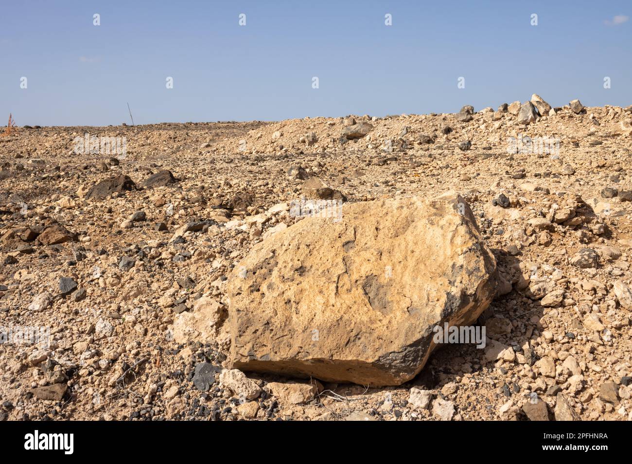 Rock on the ground hi-res stock photography and images - Alamy