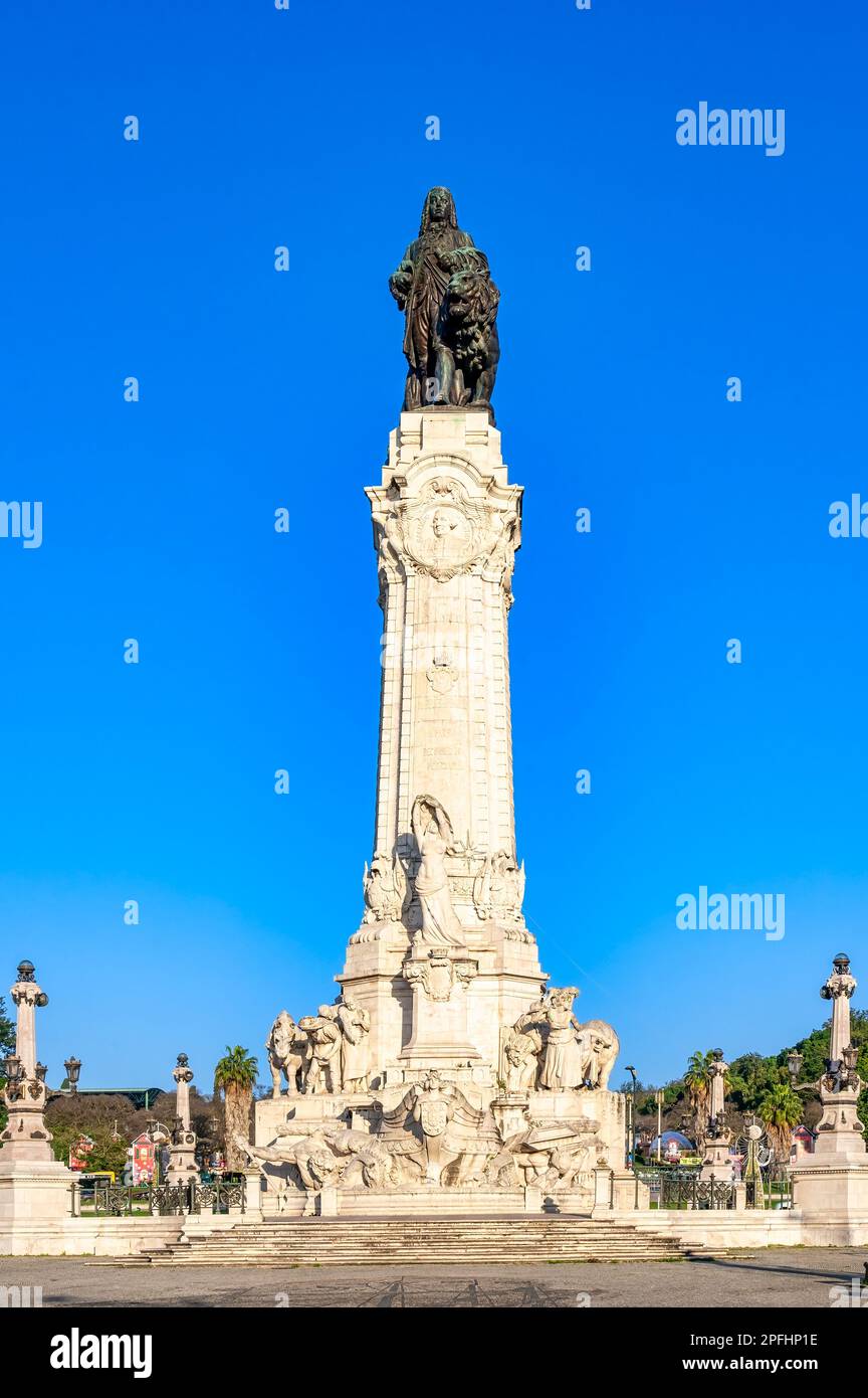 Complete view of the monument or statue Stock Photo - Alamy