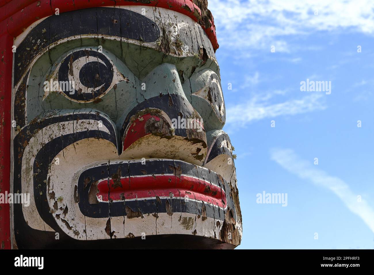 A face from the totem pole at Virginia Water, Surrey Stock Photo - Alamy