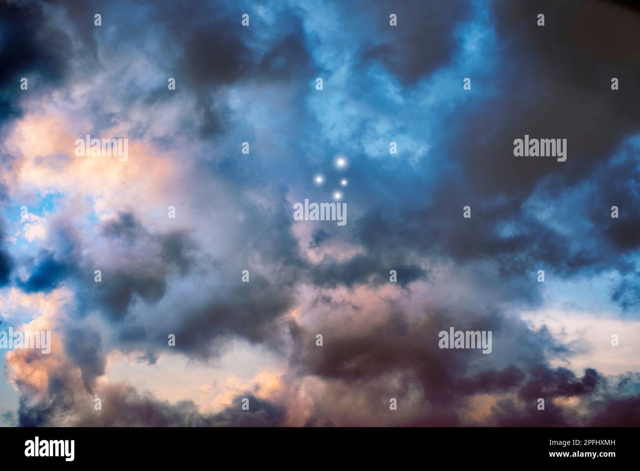 UFO-UAP sighting, three lights in the sky Stock Photo - Alamy