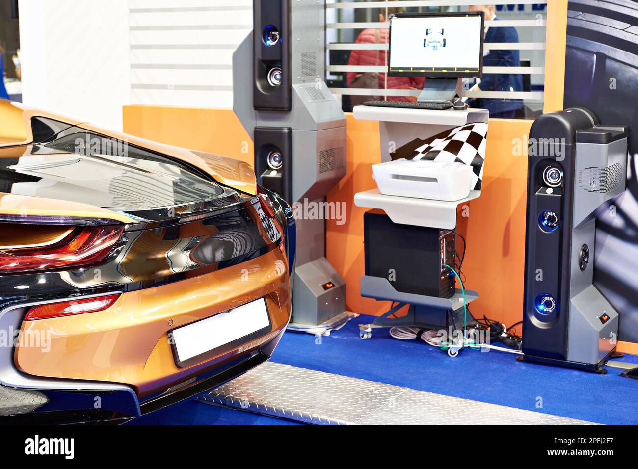 Contactless stand for checking and adjusting wheel alignment Stock ...