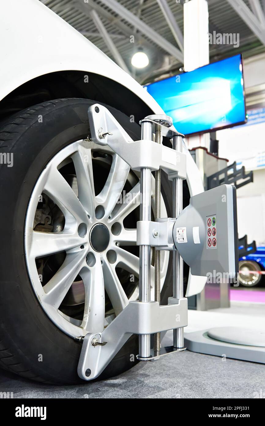 Wheel clamp of automotive diagnostic and analysis system for car Stock ...