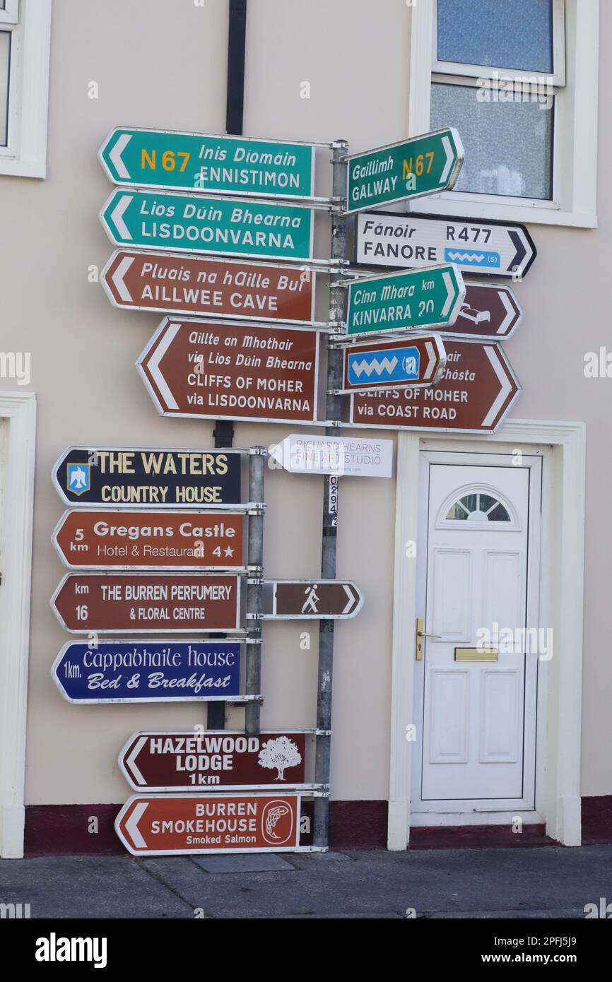 Confusing signposts signs hi-res stock photography and images - Alamy
