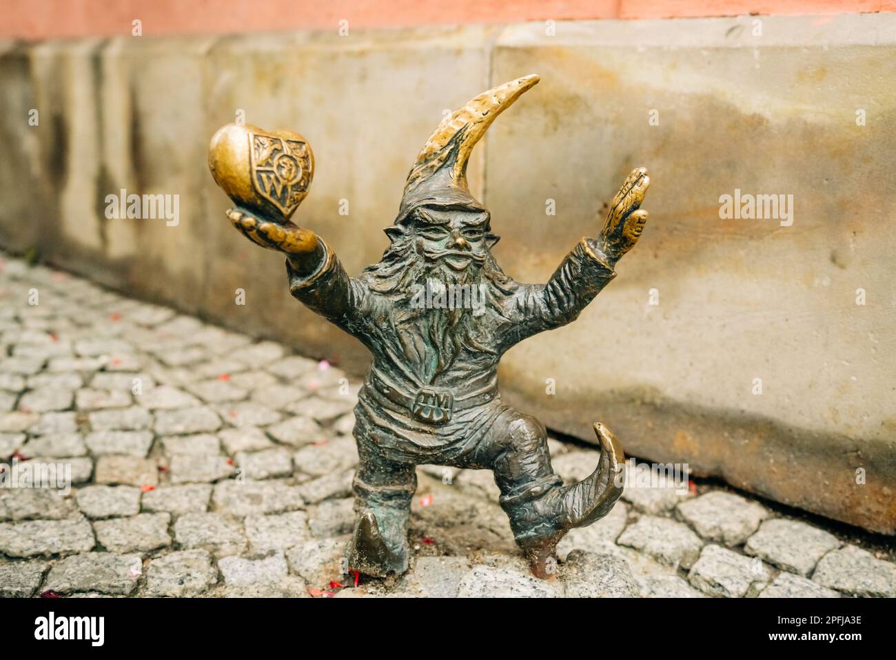 The Dwarfs of Wroclaw. Dwarfs sculptures lurking and hiding around ...