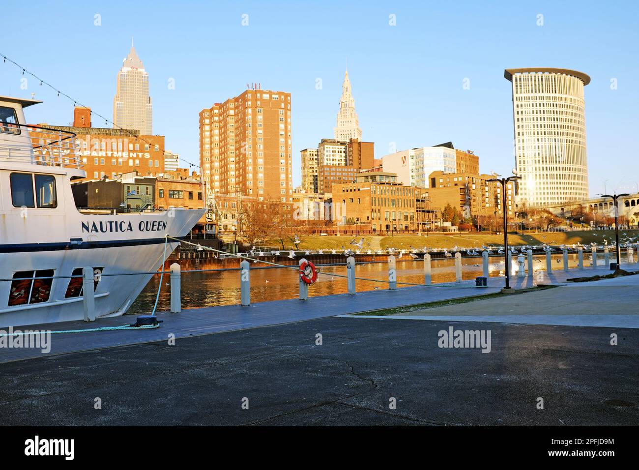 Cleveland riverfront scenic hi-res stock photography and images - Alamy