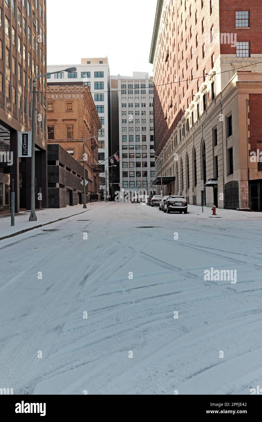Downtown cleveland winter vertical hi-res stock photography and images ...