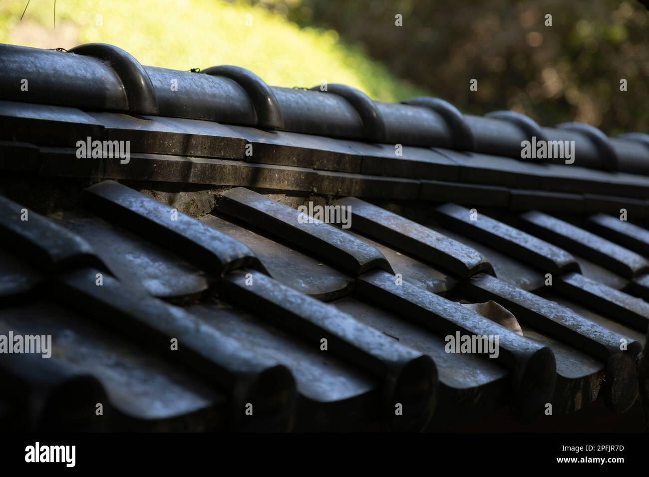 Japanese roof tile hi-res stock photography and images - Alamy