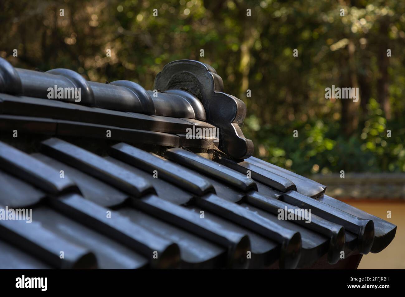 Japanese roof tile hi-res stock photography and images - Alamy