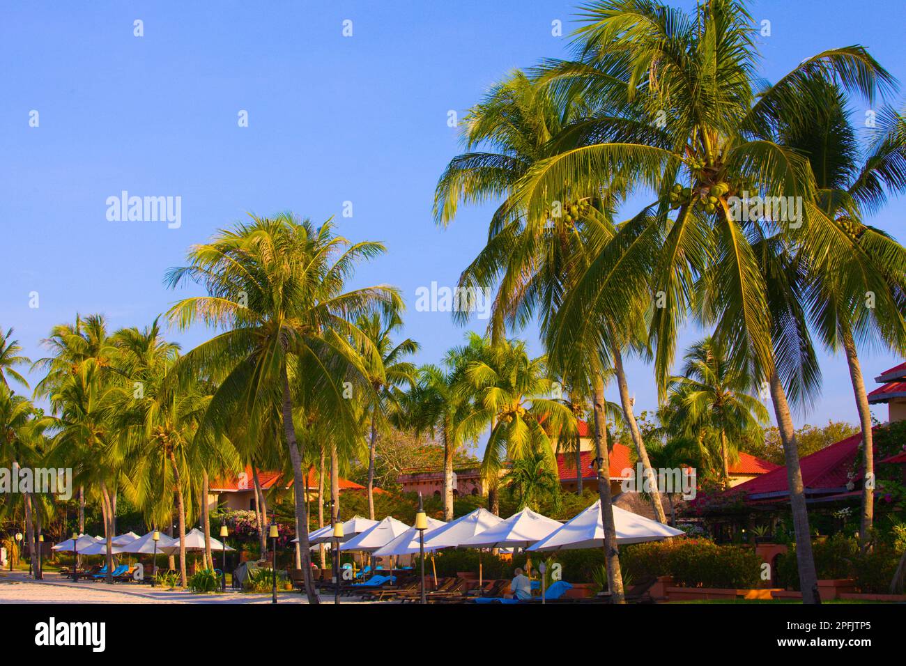 Malaysia, Langkawi, Pantai Cenang, Cenang Beach Stock Photo - Alamy