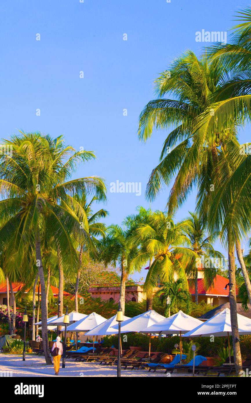 Malaysia, Langkawi, Pantai Cenang, Cenang Beach Stock Photo - Alamy