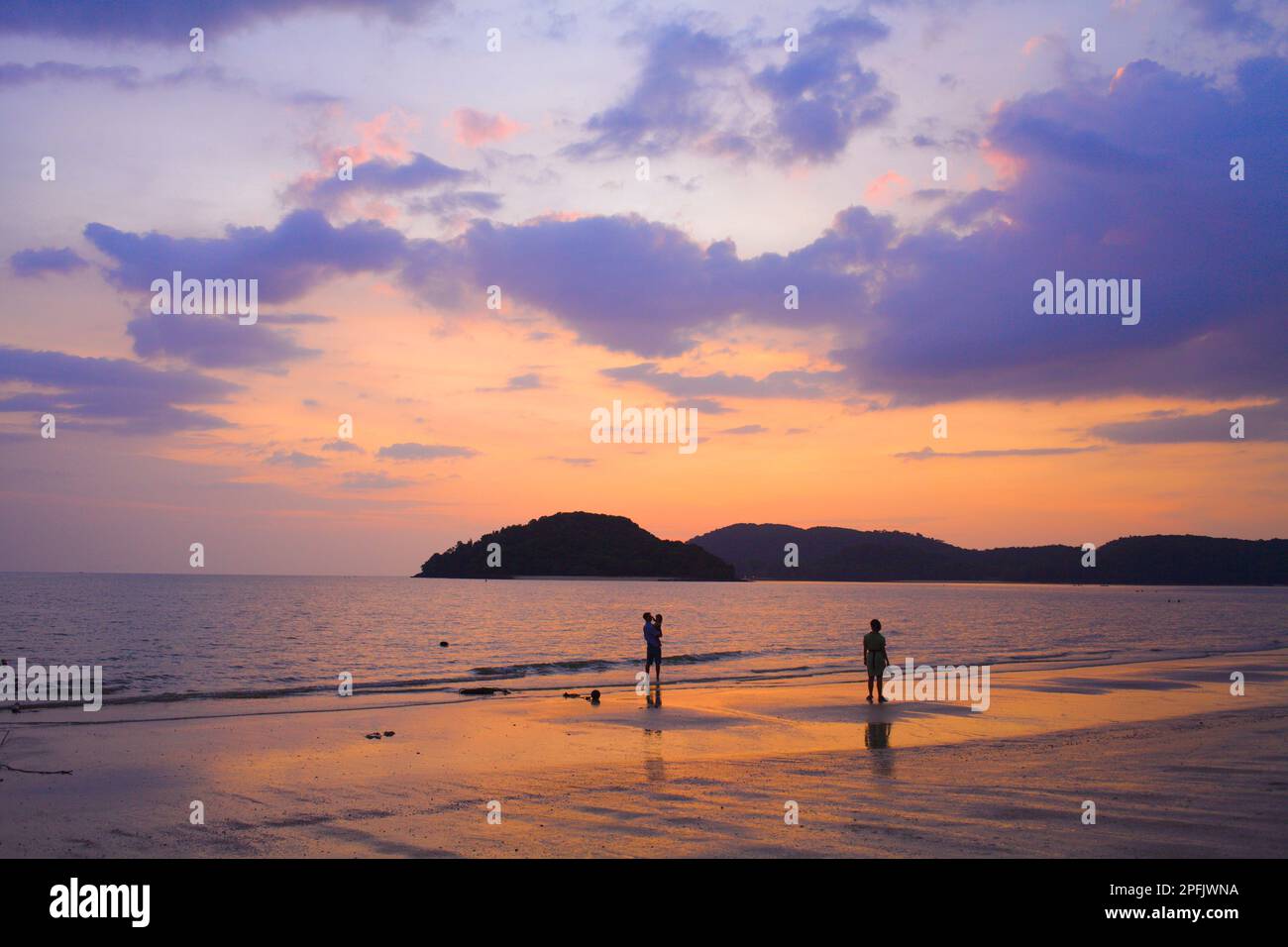 Malaysia, Langkawi, Pantai Cenang, Cenang Beach Stock Photo - Alamy