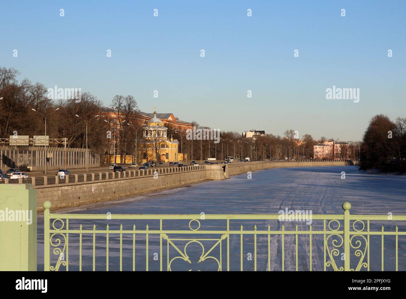 St petersburg neva avenue hi-res stock photography and images - Alamy
