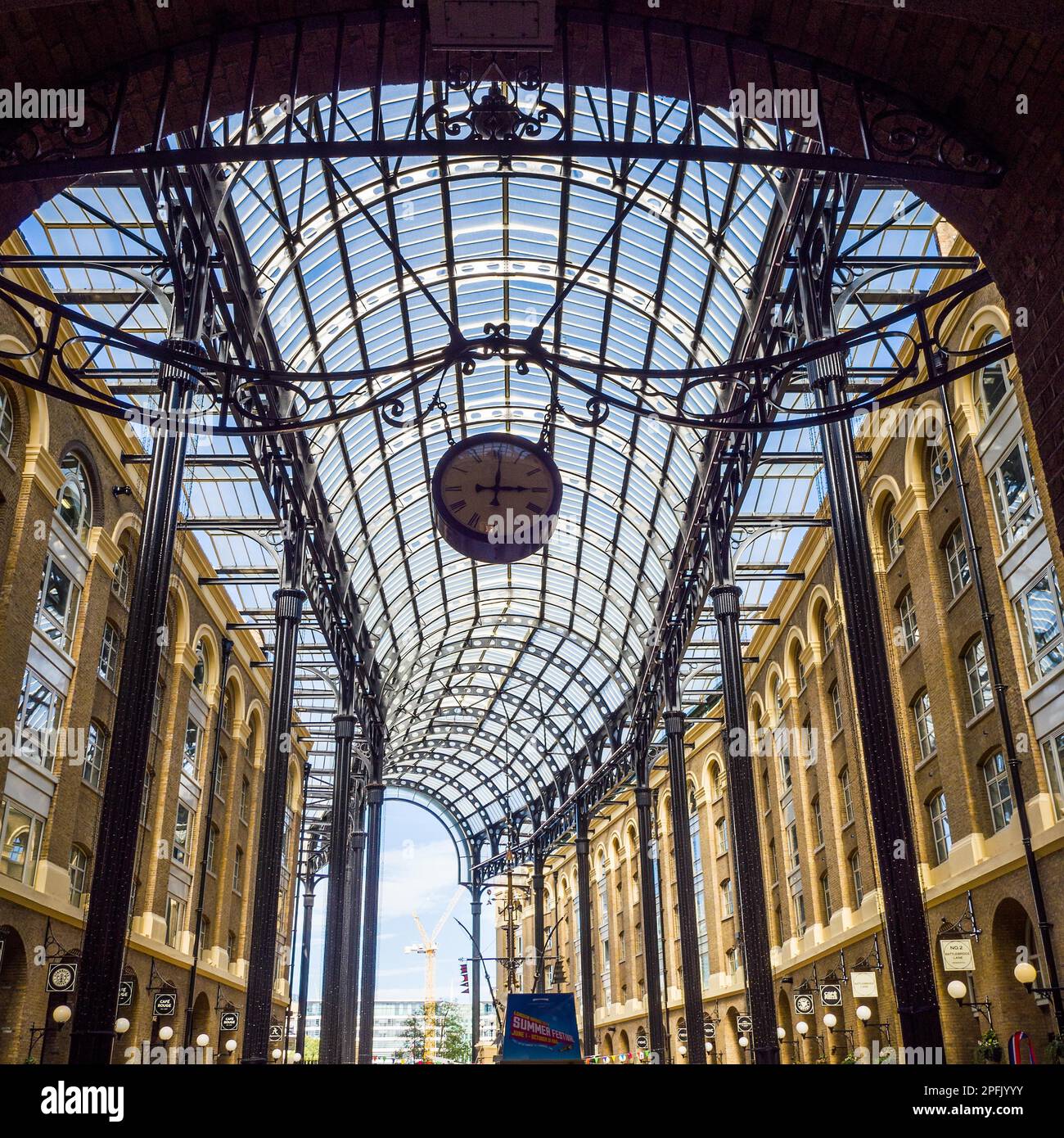 Old and Modern Architecture at Hays Galleria in London Stock Photo - Alamy
