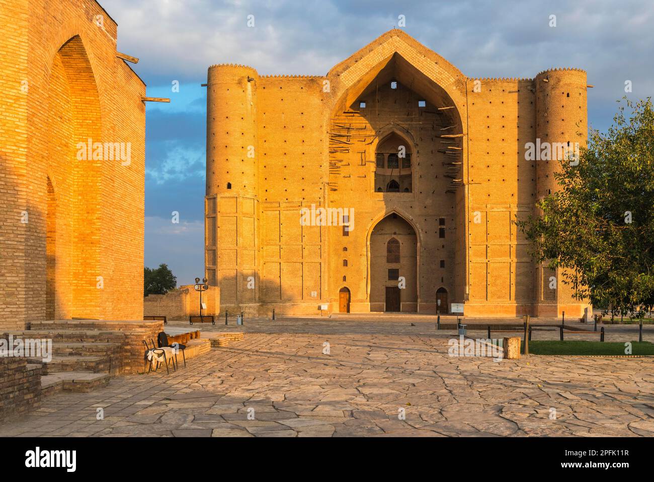 Khodja Ahmet Yasawi Mausoleum, Unesco World Heritage Site, Turkistan ...