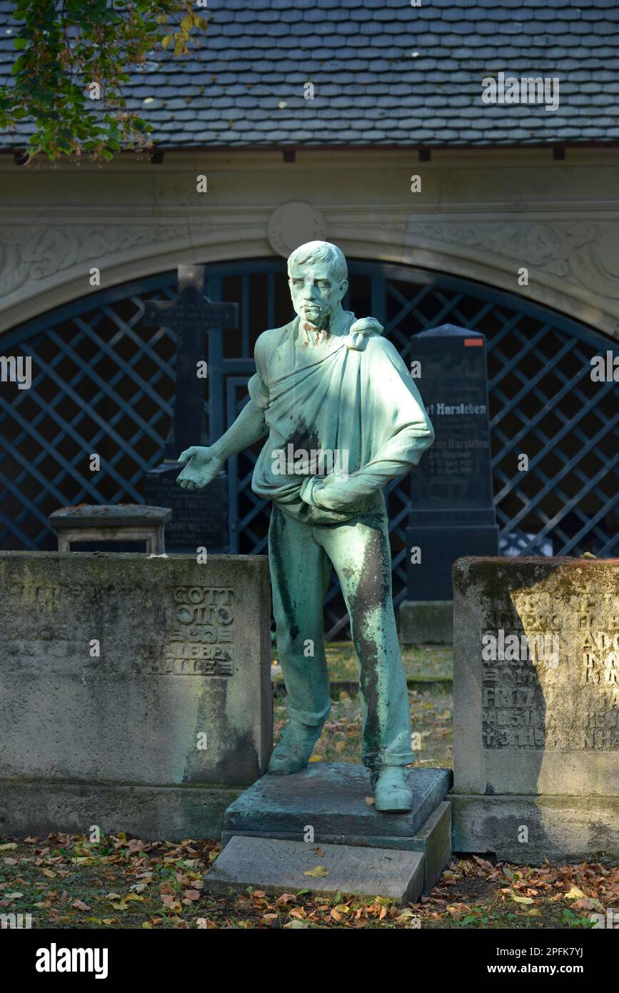 Sower, mourning figure, city graveyard, Gottesackerstrasse, Halle an ...