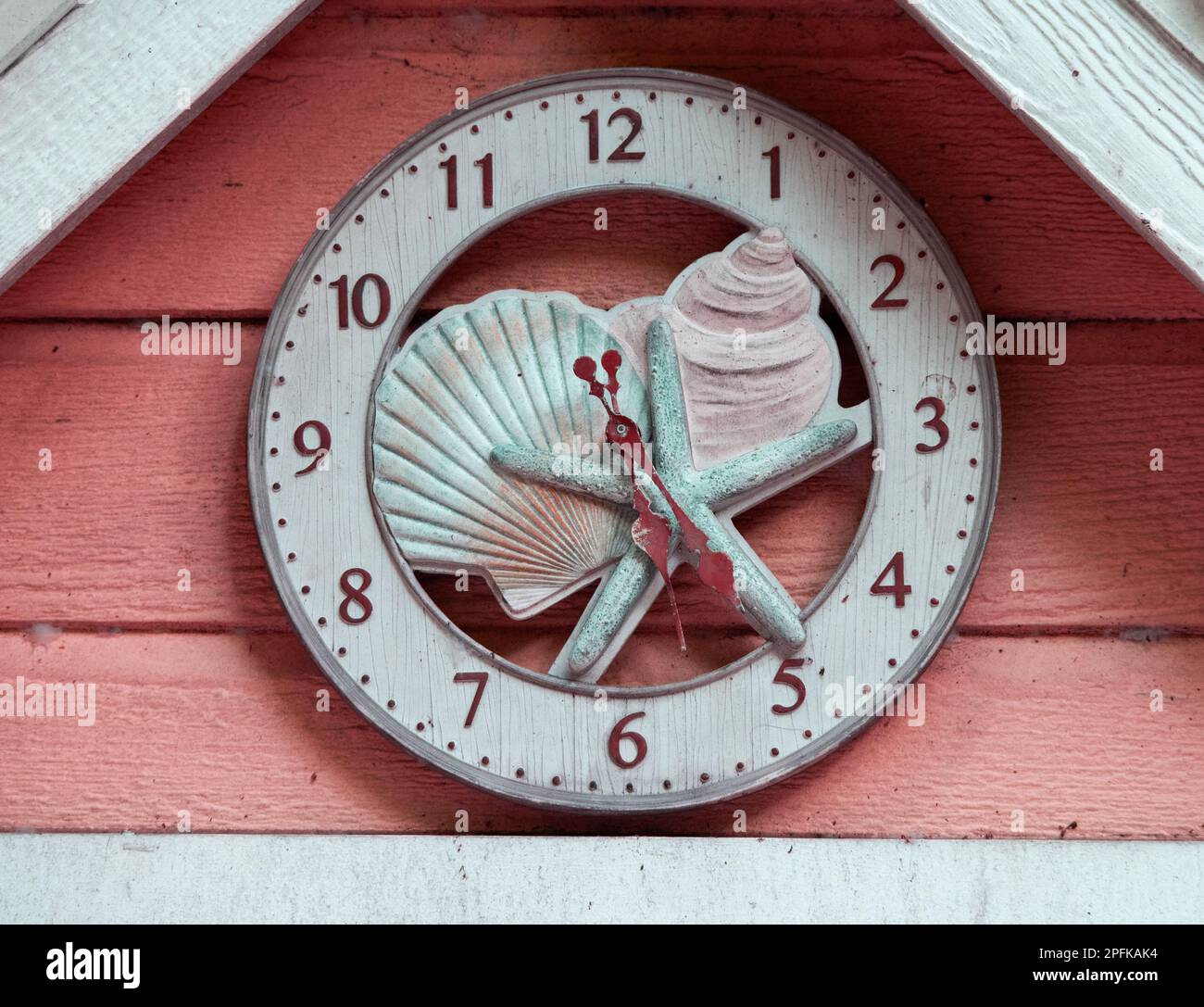 Old antic clock hi-res stock photography and images - Alamy