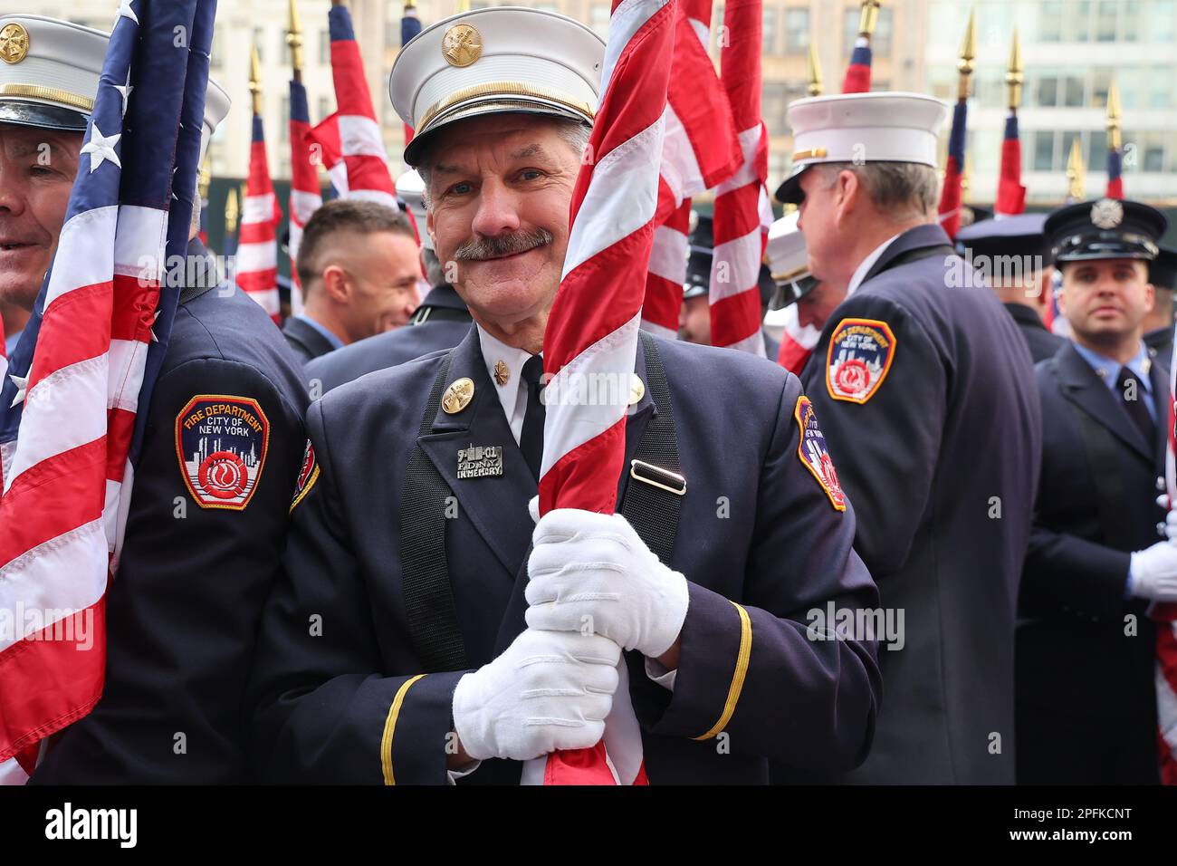 Members of the New York City Fire Department Color Guard pose for ...