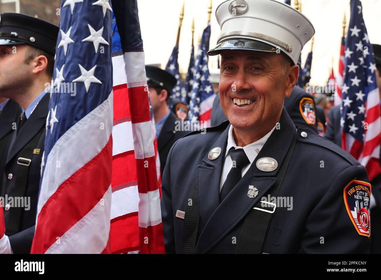 Members of the New York City Fire Department Color Guard pose for ...