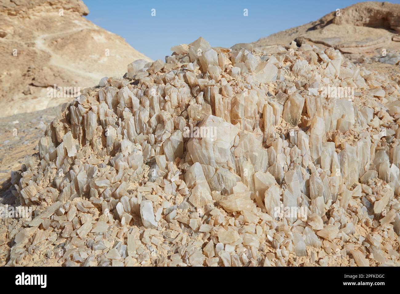 The Enigmatic Crystal Mountain in the Middle of Egypt's Western Desert ...