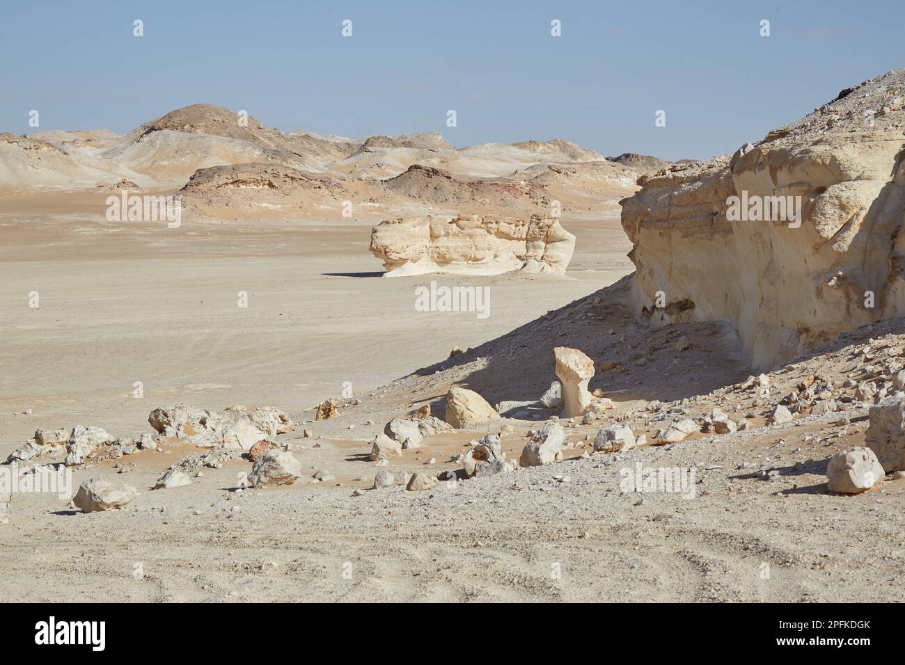 The Enigmatic Crystal Mountain in the Middle of Egypt's Western Desert ...