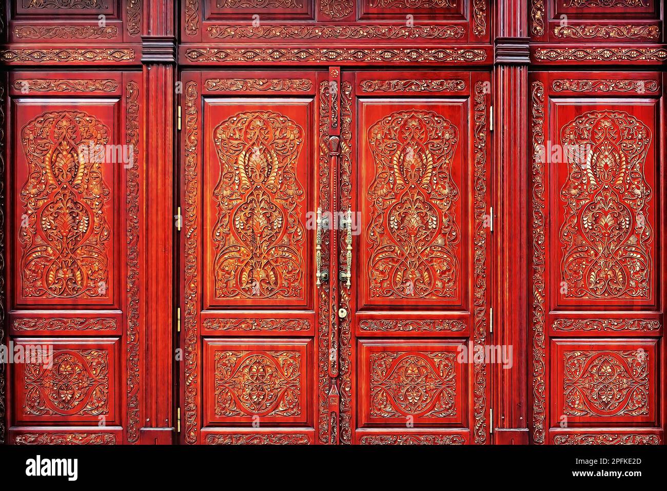 Golden oriental hi-res stock photography and images - Alamy
