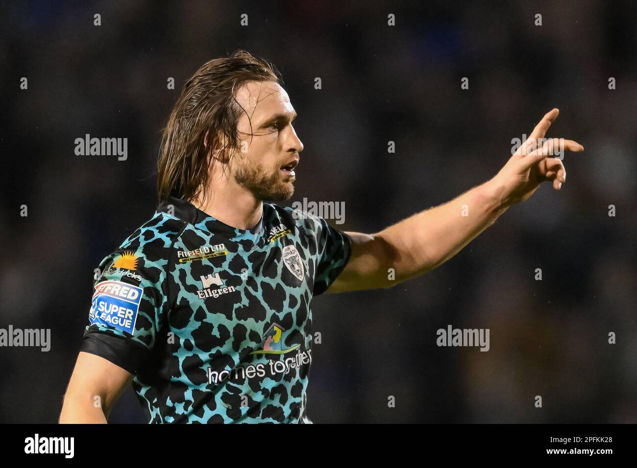 Joe Mellor #6 of Leigh Leopards gives his team instructions during the ...