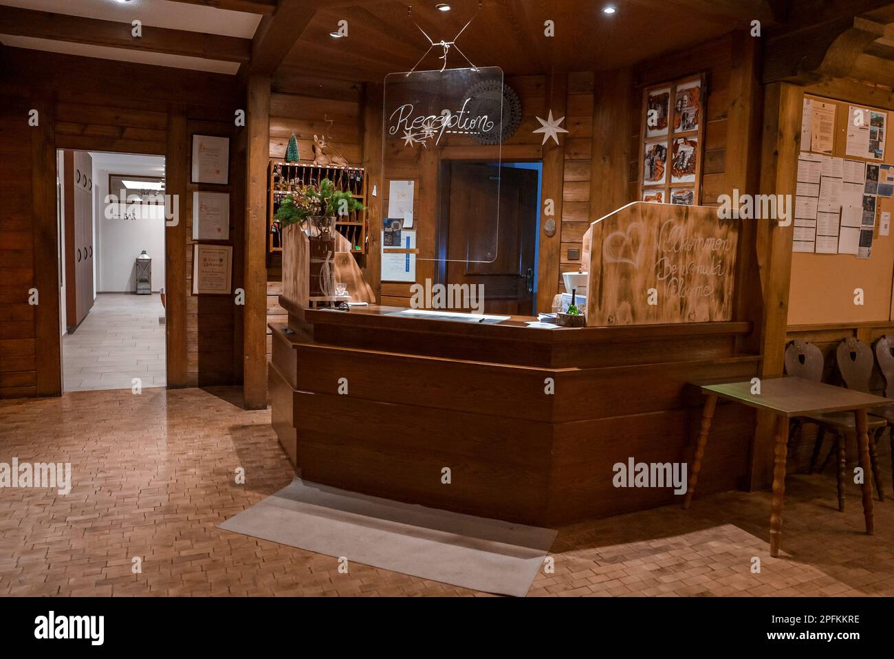 Hotel reception wall art hi-res stock photography and images - Alamy