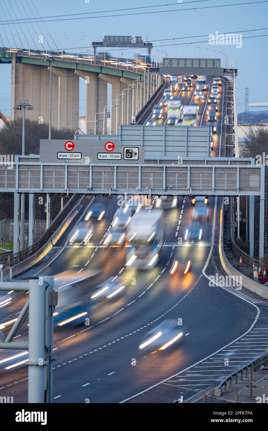 Traffic leaving the dartford bridge on a busy Friday evening Stock ...