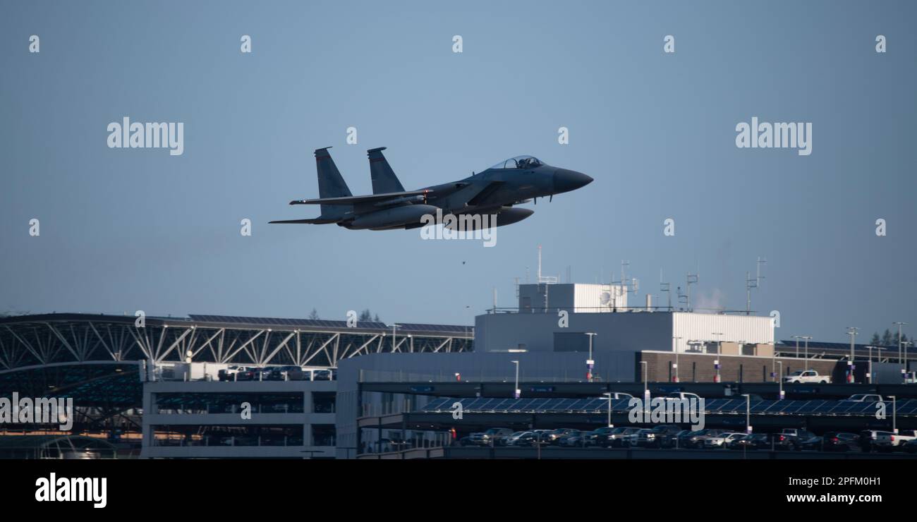 An F-15C assigned to the Oregon Air National Guard's 123rd Fighter ...