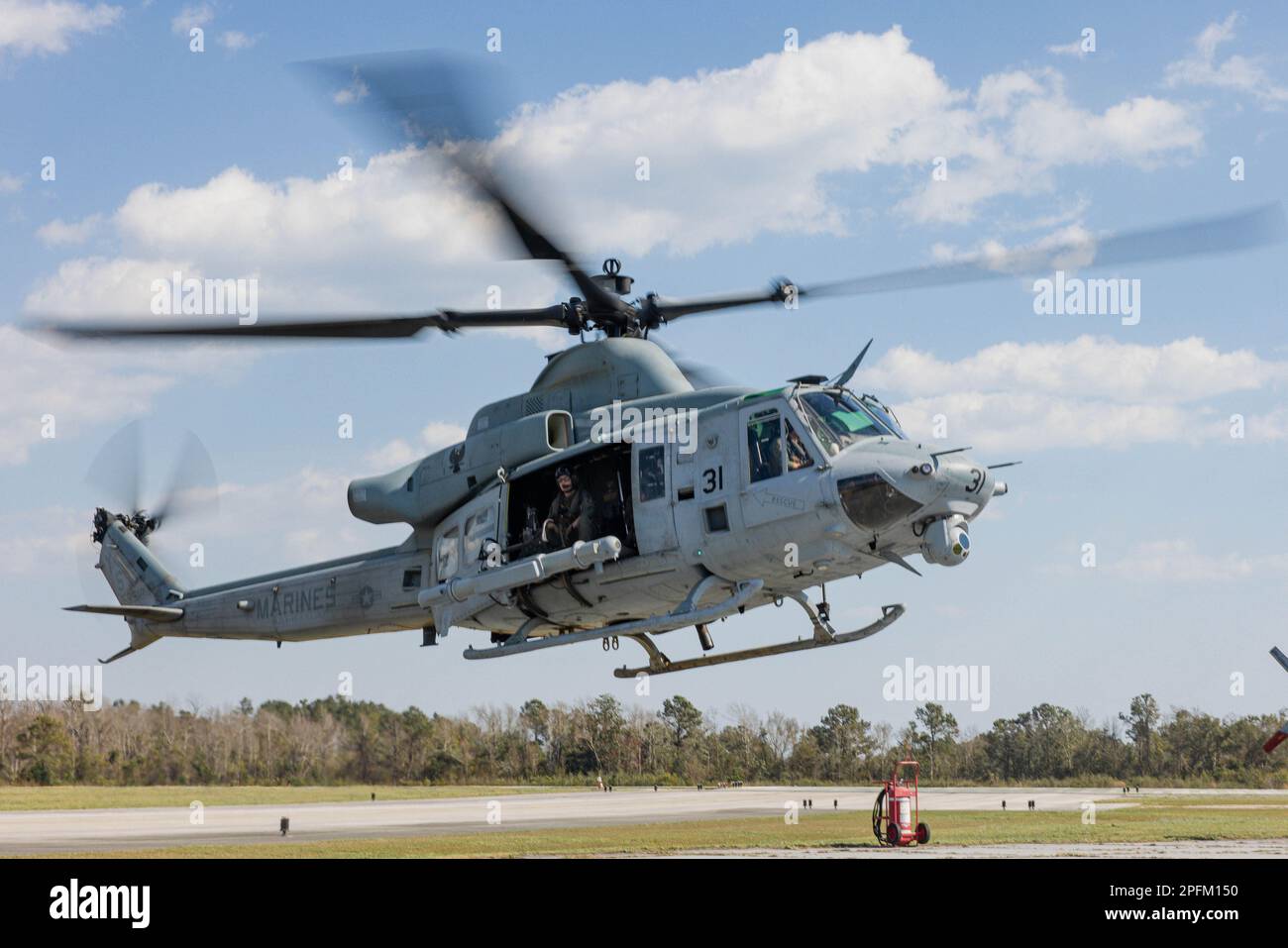 A U.S. Marine Corps UH-1Y Venom, assigned to Marine Medium Tiltrotor ...
