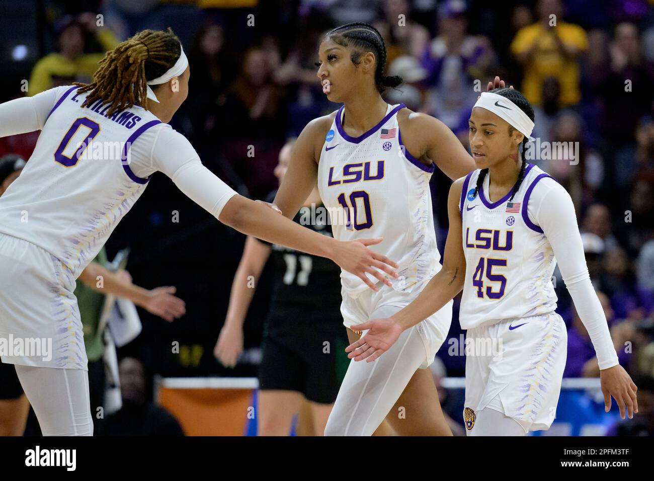 LSU forward LaDazhia Williams (0) and forward Angel Reese (10 ...
