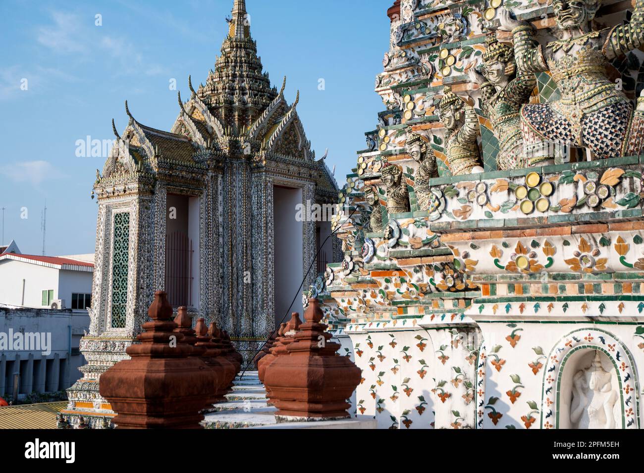 Decorative elements on facade of Wat Arun, Temple of Dawn in Bangkok ...