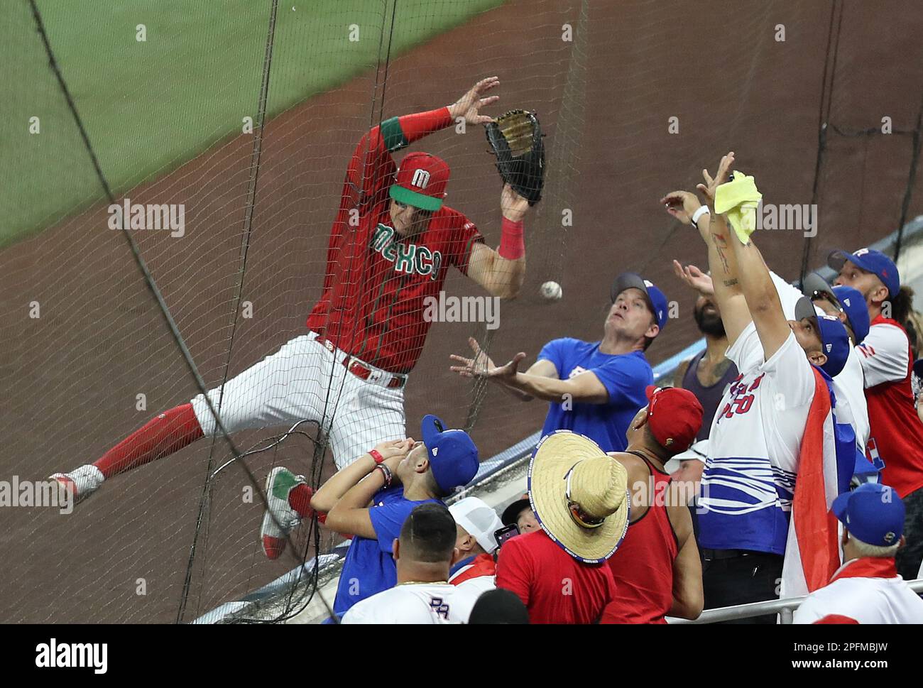 Miami, United States. 17th Mar, 2023. Mexico's Alex Verdugo (27) is ...