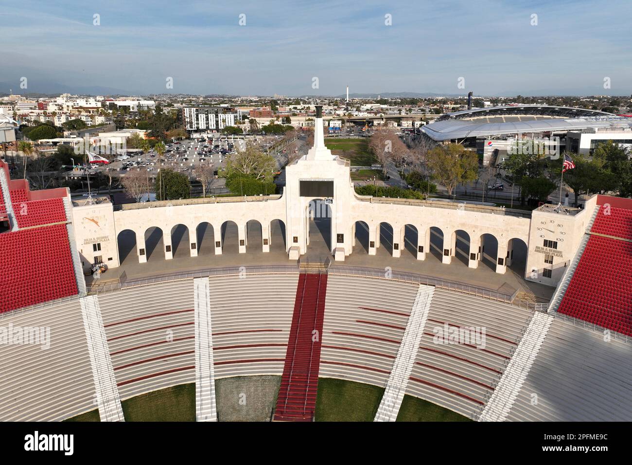 The Los Angeles Memorial Coliseum peristyle and Olympic torch cauldron ...