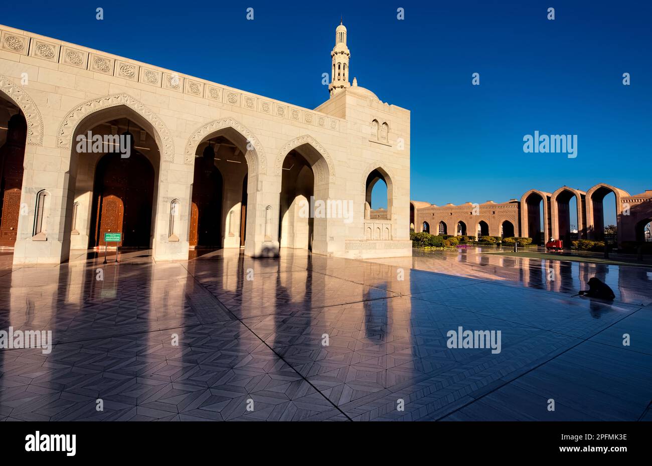 The impressive Sultan Qaboos Grand Mosque, Muscat, Oman Stock Photo - Alamy