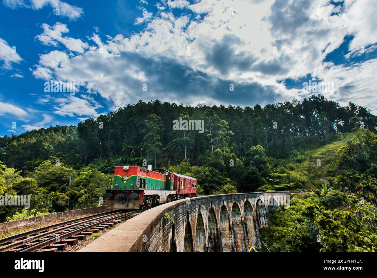 Demodara Nine Arch Bridge at Ella, Sri Lanka Stock Photo - Alamy