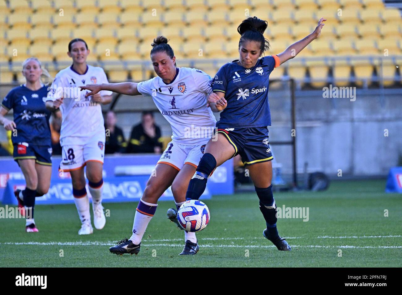 Chloe Knott of the Phoenix and Ella Mastrantonio of the Perth Glory ...