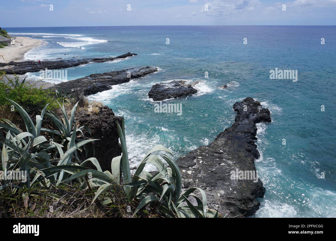 landscape scene of the ocean on the tropical island of La Réunion ...