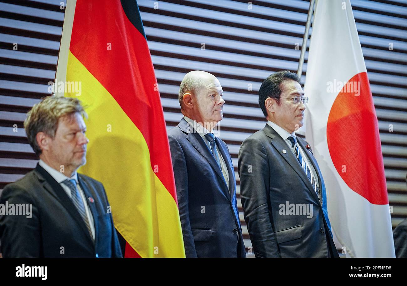 Tokio, Japan. 18th Mar, 2023. German Chancellor Olaf Scholz (M, SPD) is ...