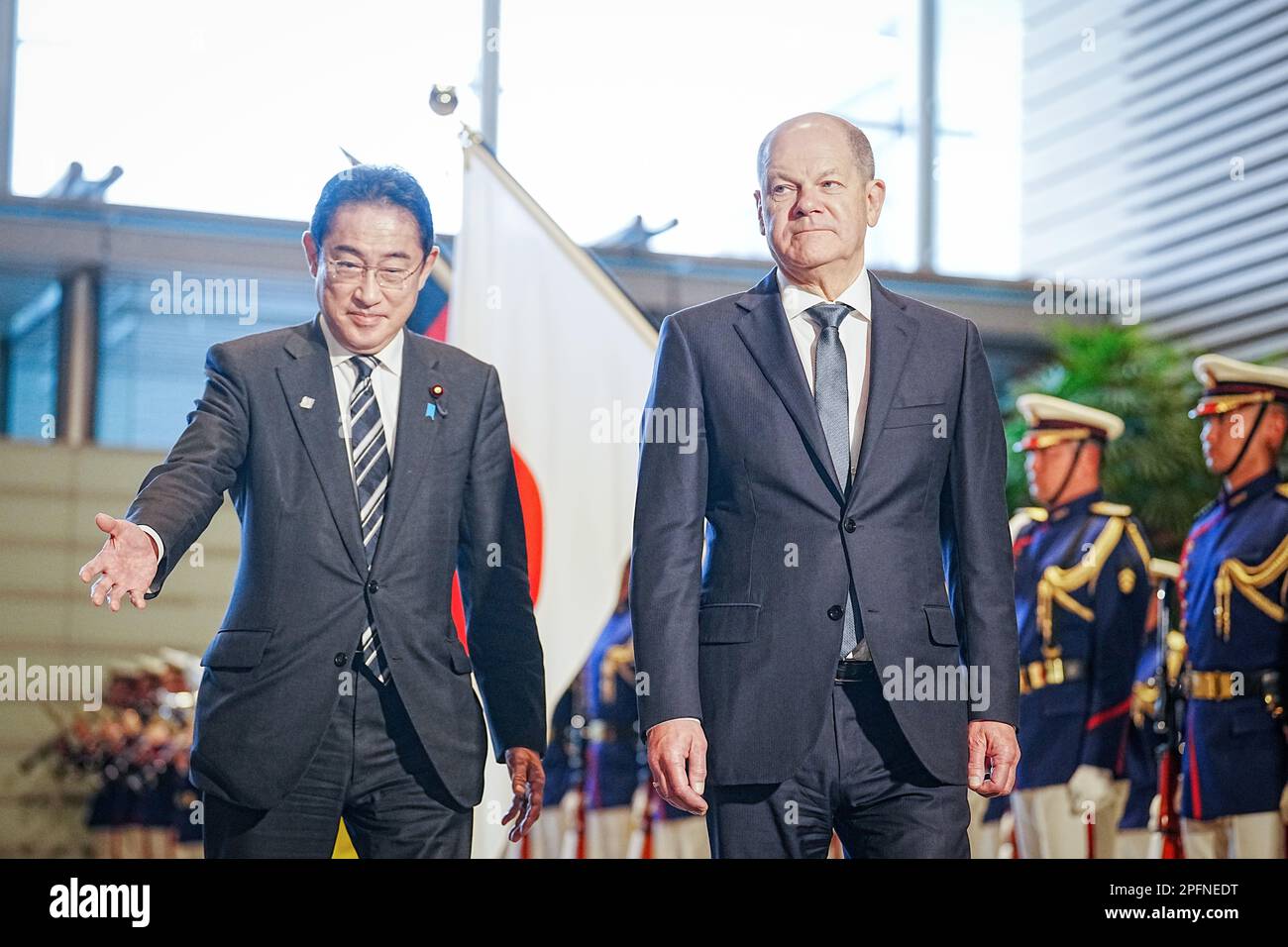 Tokio, Japan. 18th Mar, 2023. German Chancellor Olaf Scholz (r, SPD) is ...
