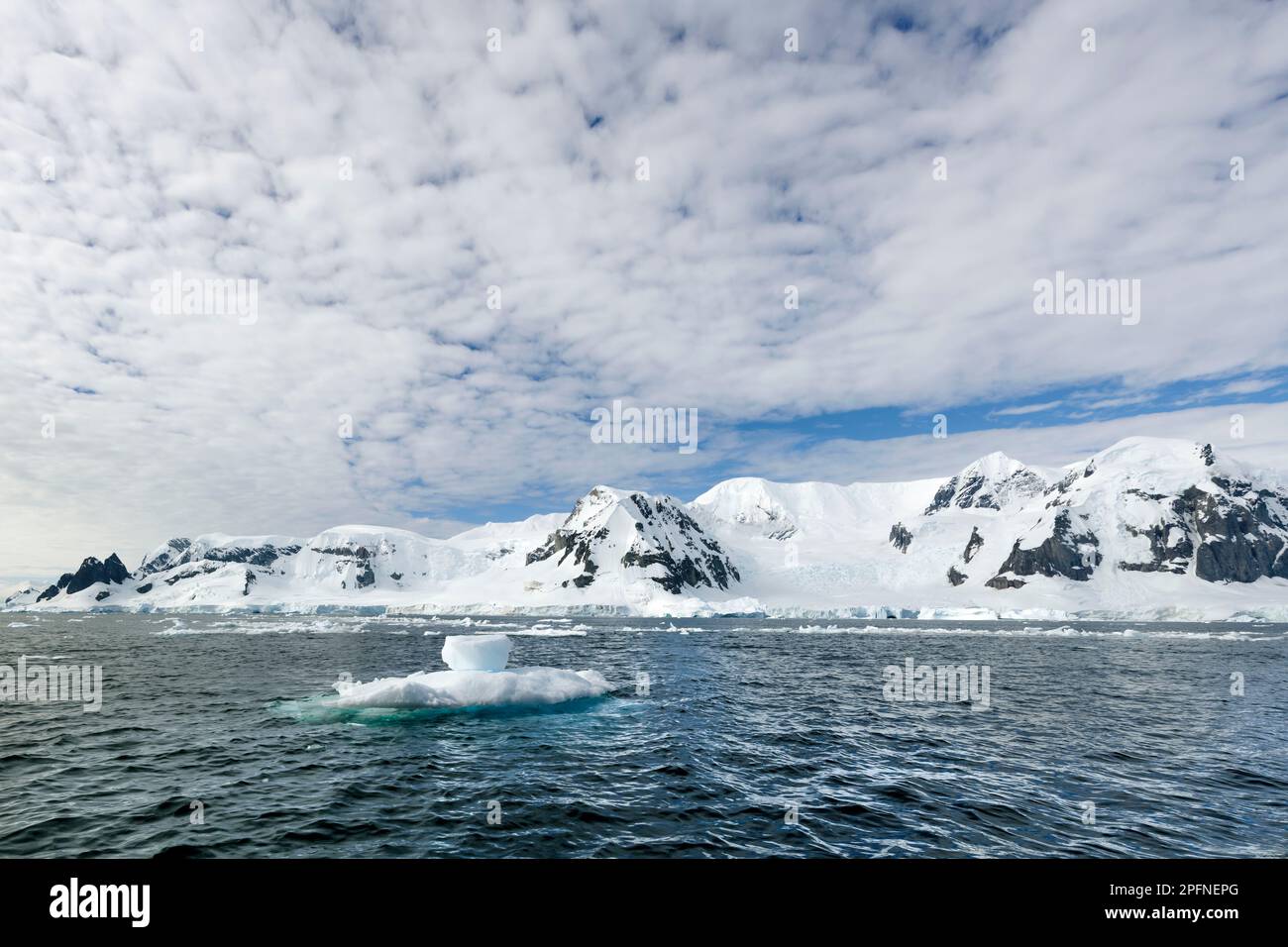 Landscape in antarctica danco hi-res stock photography and images - Alamy