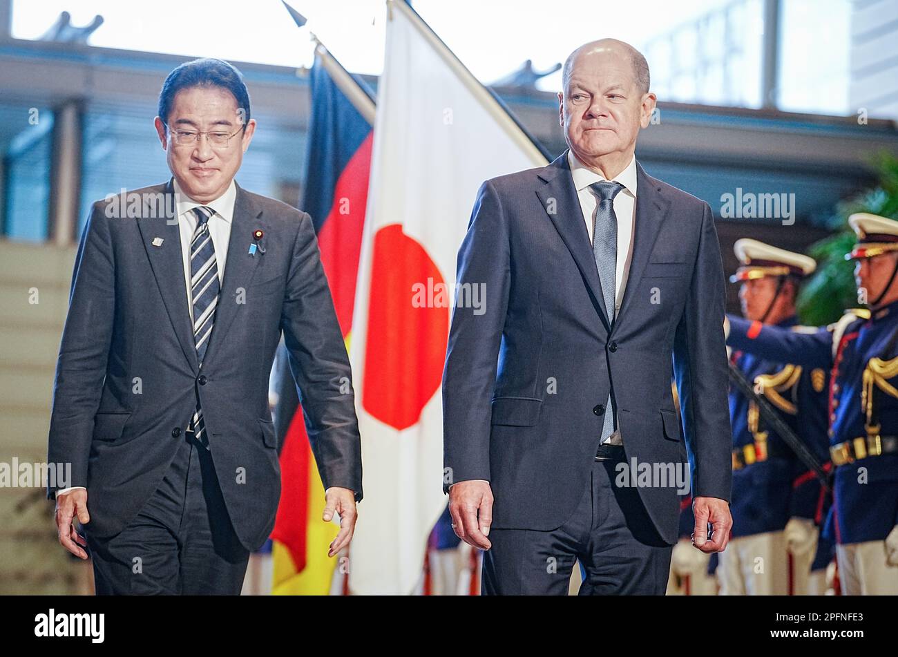 Tokio, Japan. 18th Mar, 2023. German Chancellor Olaf Scholz (r, SPD) is ...