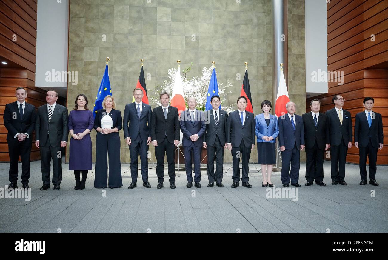 Tokio, Japan. 18th Mar, 2023. The ministers of both countries stand ...