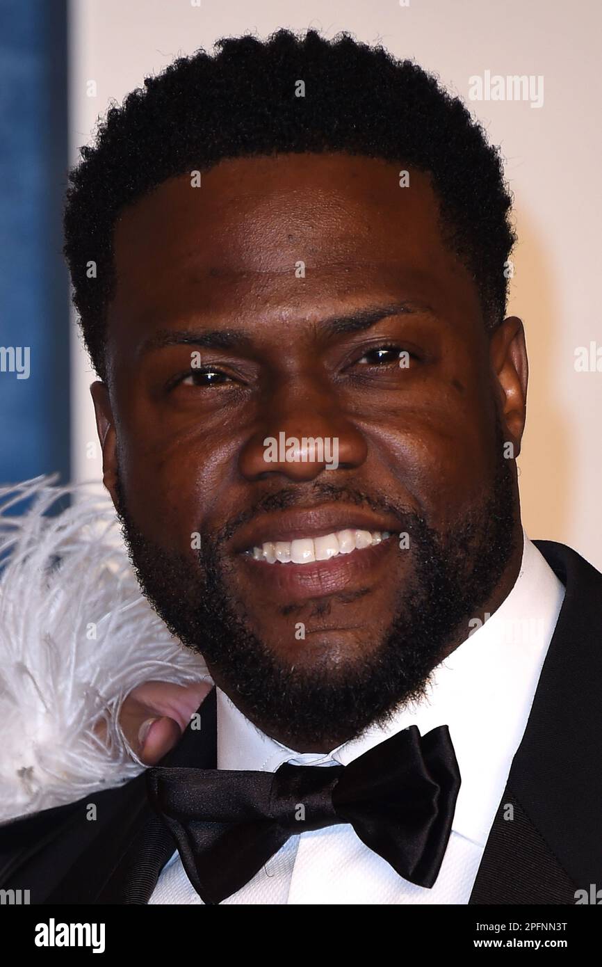 LOS ANGELES - MAR 12: Kevin Hart at the 2023 Vanity Fair Oscar Party at ...