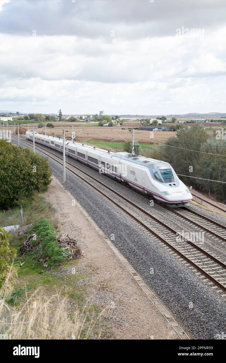 Renfe ave tren rapido hi-res stock photography and images - Alamy