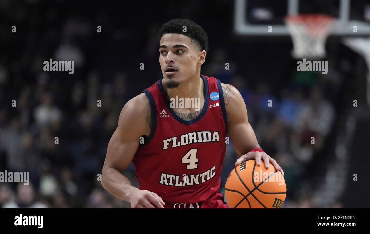 Florida Atlantic guard Bryan Greenlee (4) plays against Memphis in the ...