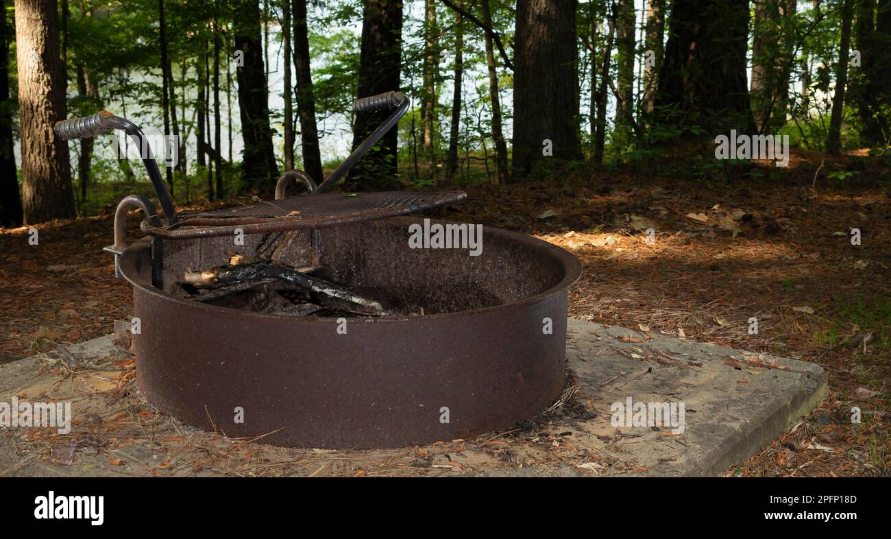 Old campfire pit at Jordan Lake in North Carolina Stock Photo - Alamy